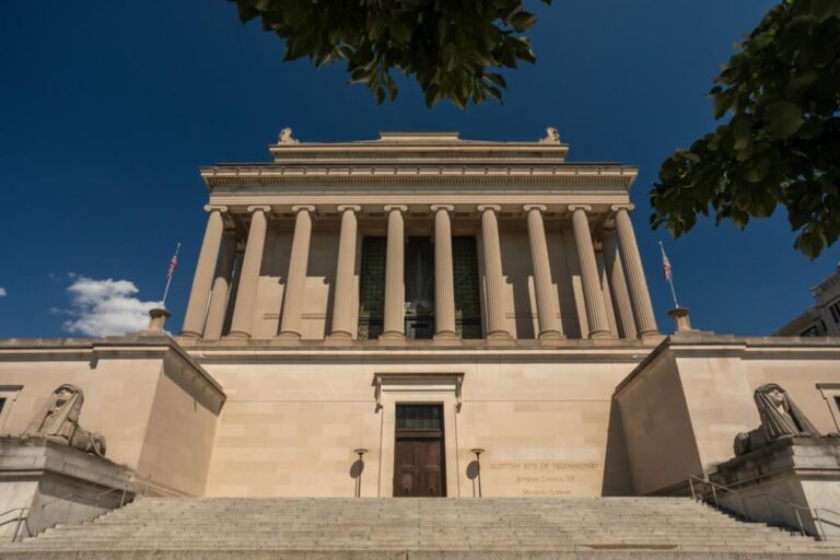 Freemason Handshake - Esoteric Freemasons