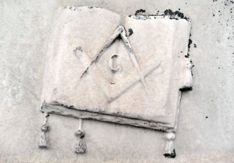 Past Master Apron Meaning - Esoteric Freemasons