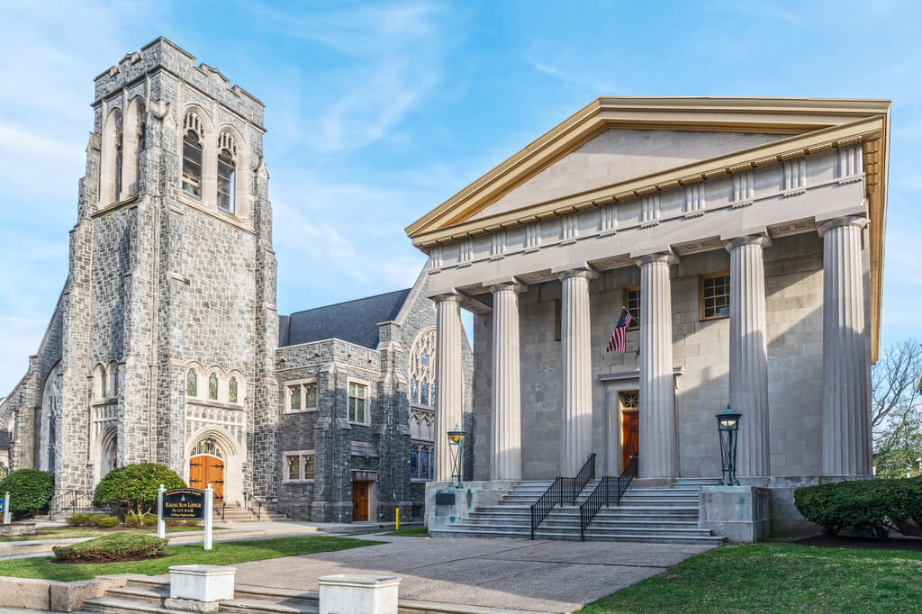 Essential Masonic Books: A Reading List for Beginners